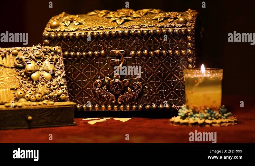 Card box art Stock Videos & Footage - HD and 4K Video Clips - Alamy