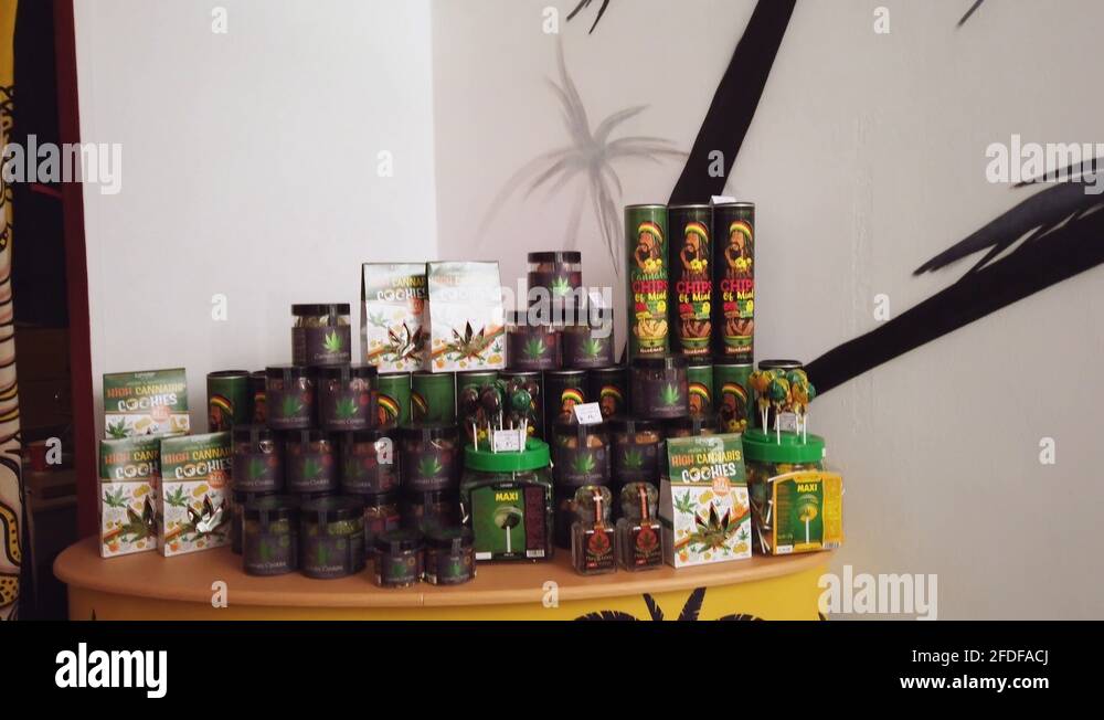 Cannabis shop logo Stock Videos & Footage - HD and 4K Video Clips - Alamy