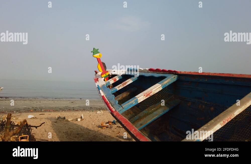 African pirogue Stock Videos & Footage - HD and 4K Video Clips - Alamy