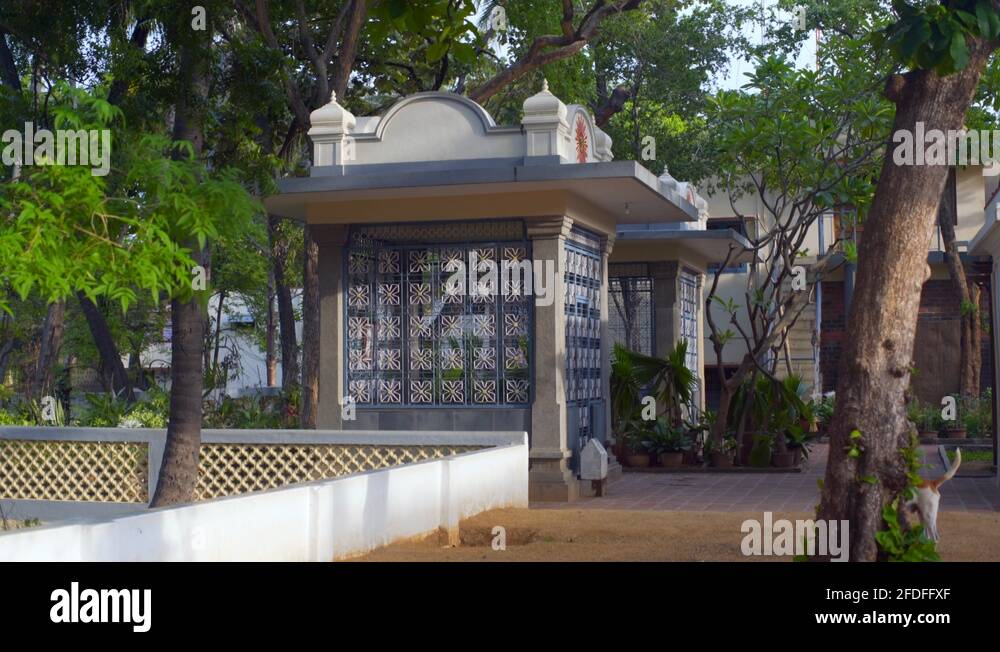 Outside garden temple, Sri Ramana Maharshi Ashram, Tiruvannamalai ...