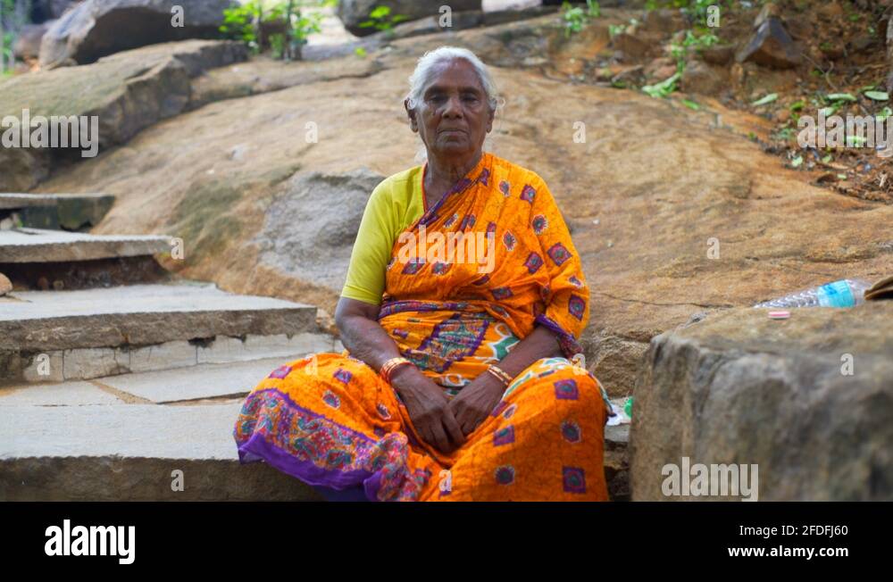 Bindi india traditional Stock Videos & Footage - HD and 4K Video Clips ...