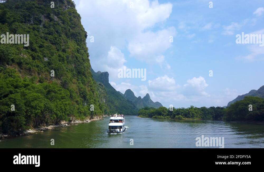 Tourist boat li river Stock Videos & Footage - HD and 4K Video Clips ...