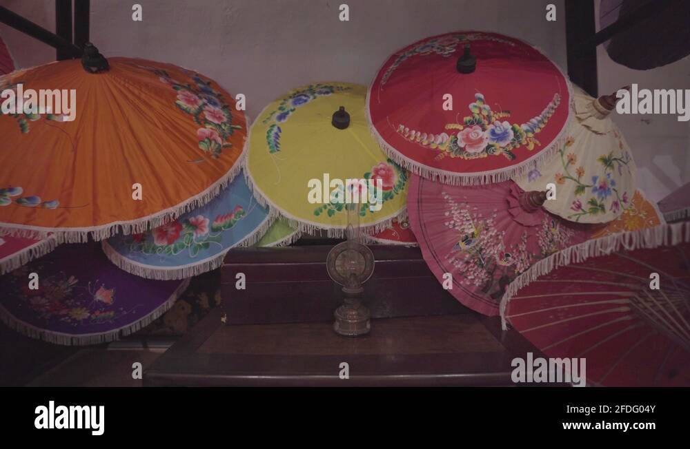 Asian Parasols Stock Videos And Footage Hd And 4k Video Clips Alamy