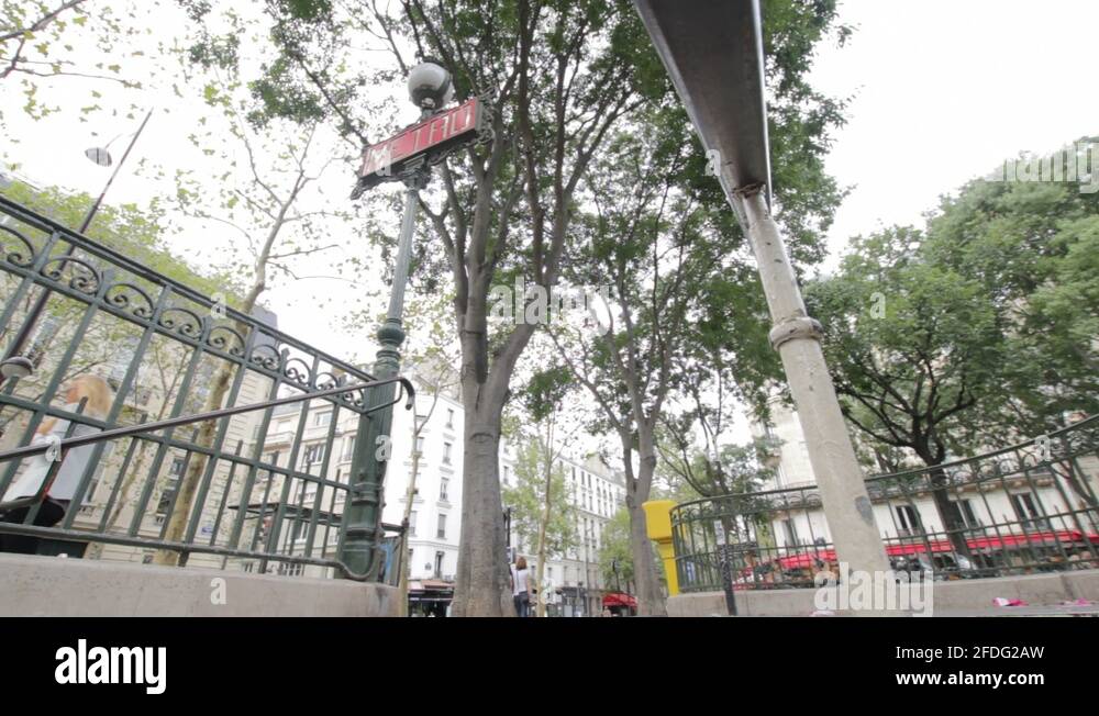 French exit sign Stock Videos & Footage - HD and 4K Video Clips - Alamy