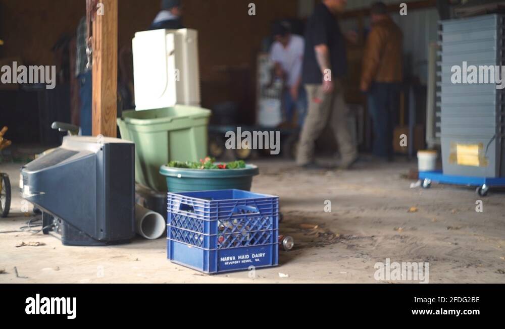 Antique clutter Stock Videos & Footage - HD and 4K Video Clips - Alamy