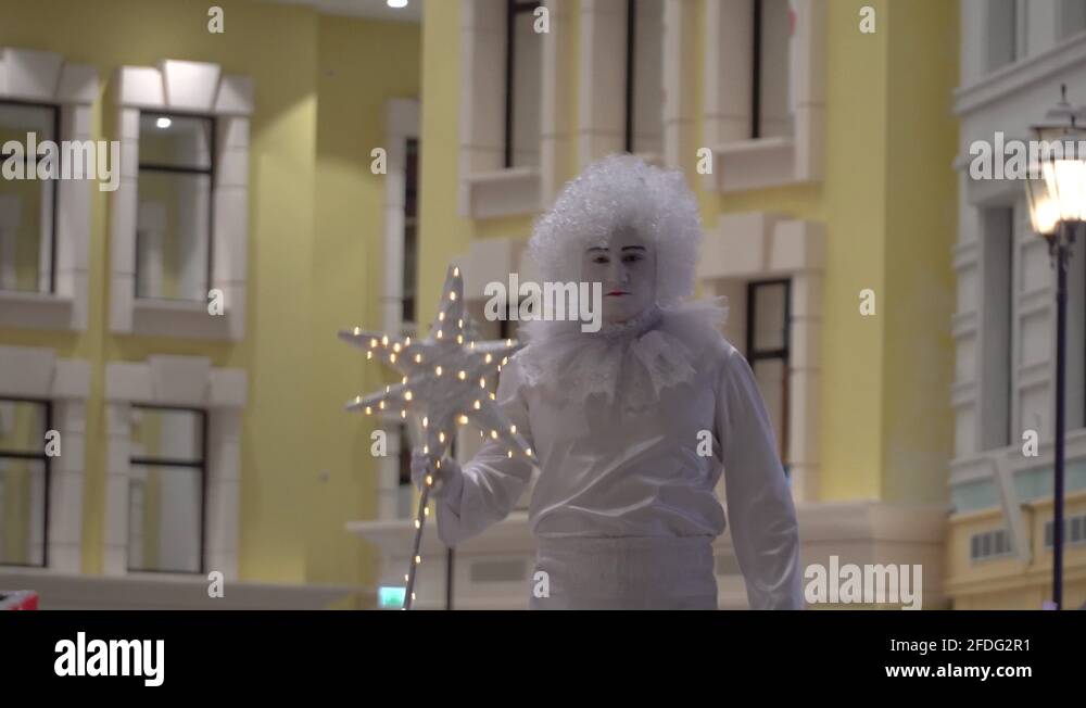 Actor acrobat Stock Videos & Footage - HD and 4K Video Clips - Alamy