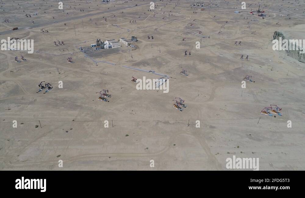 Oil field operation Stock Videos & Footage - HD and 4K Video Clips - Alamy