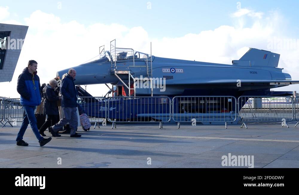 Liverpool wings Stock Videos & Footage - HD and 4K Video Clips - Alamy