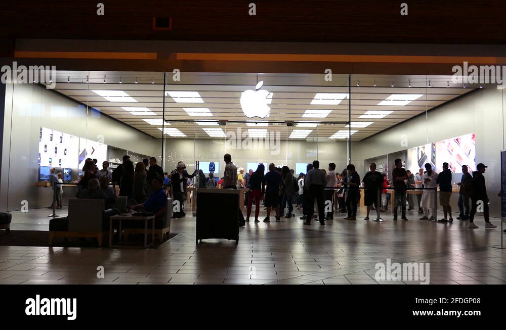 Line up store Stock Videos & Footage - HD and 4K Video Clips - Alamy