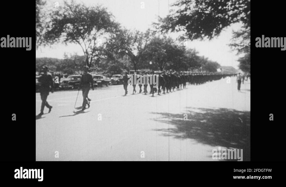 Women as soldiers Stock Videos & Footage - HD and 4K Video Clips - Alamy