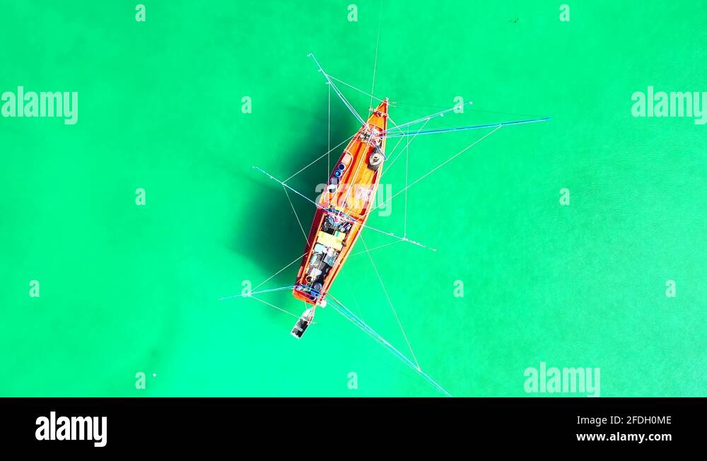 Nets floating Stock Videos & Footage - HD and 4K Video Clips - Alamy