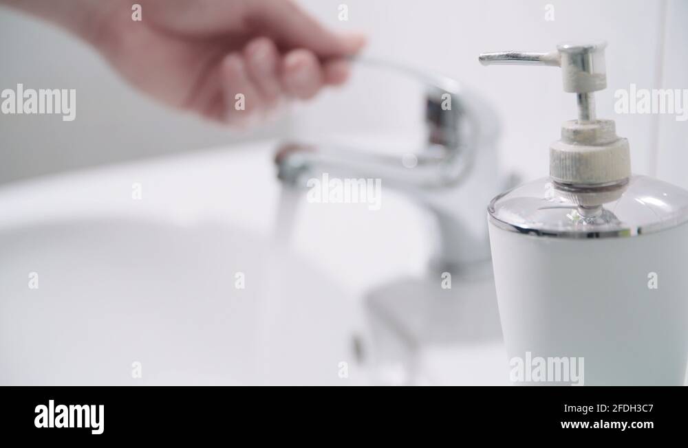 Wash hands 4k Stock Videos & Footage - HD and 4K Video Clips - Alamy