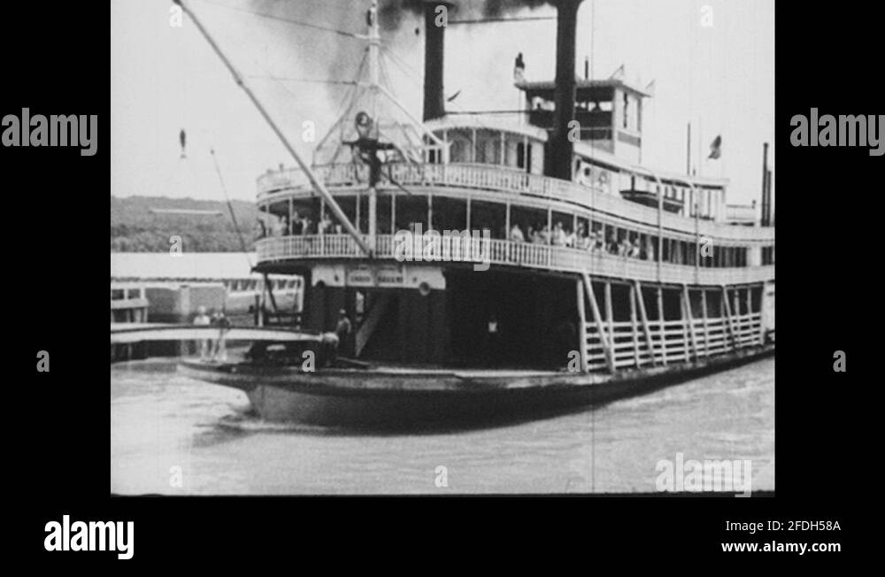 Steamboat on river Stock Videos & Footage - HD and 4K Video Clips - Alamy