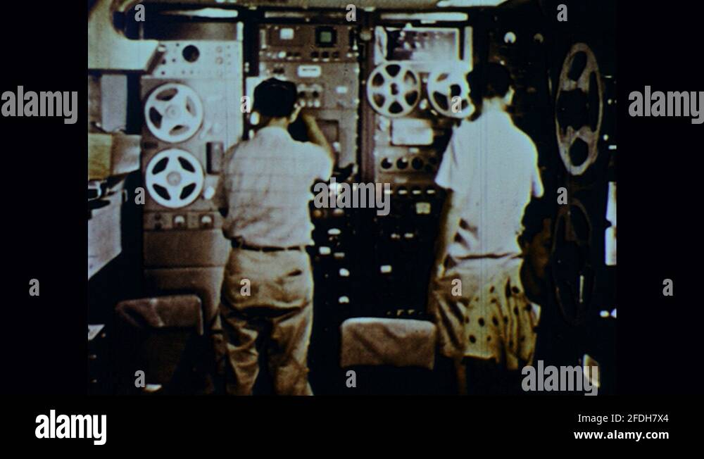 1960s computer lab Stock Videos & Footage - HD and 4K Video Clips - Alamy