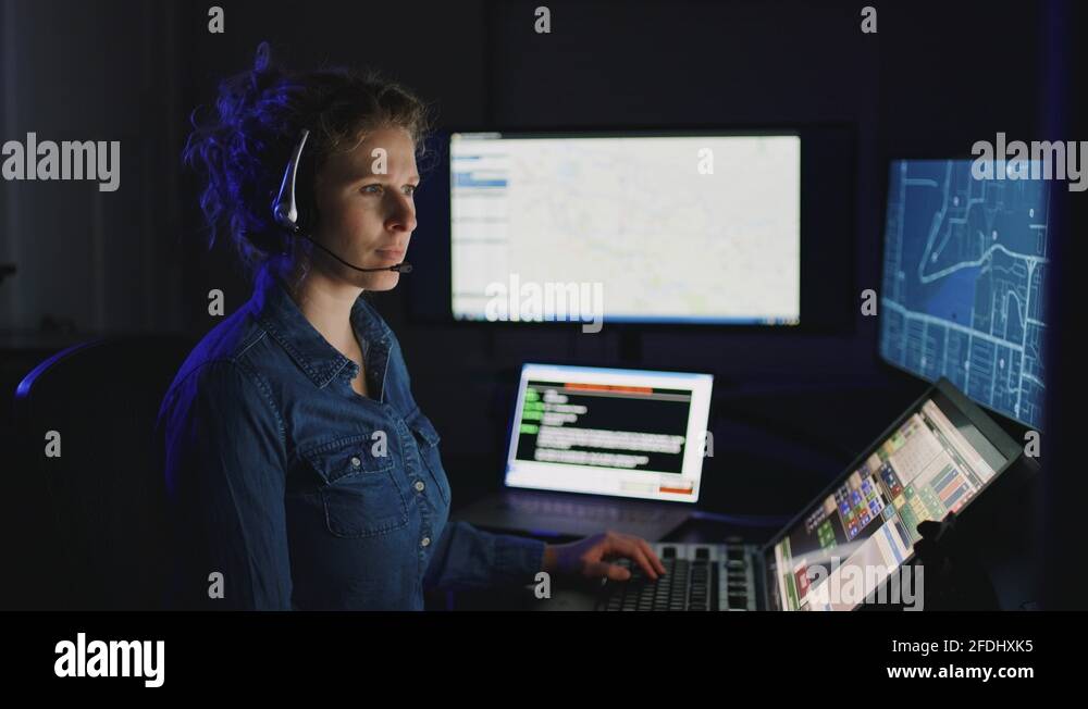 Female dispatcher Stock Videos & Footage - HD and 4K Video Clips - Alamy