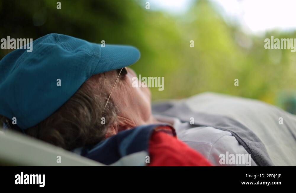 Man sleeping outside Stock Videos & Footage - HD and 4K Video Clips - Alamy