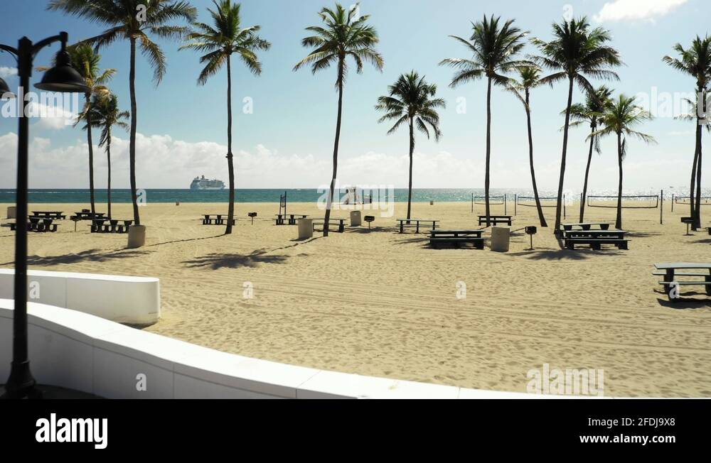 Fort Lauderdale Beach Spring Break 2020 Stock Video Footage - Alamy