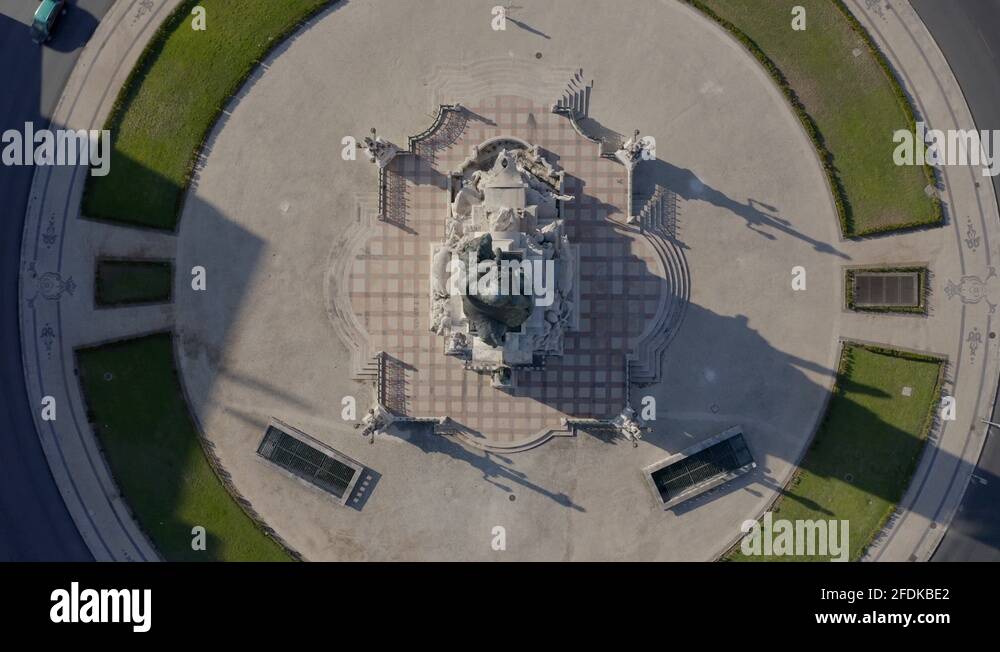 Statue roundabout Stock Videos & Footage - HD and 4K Video Clips - Alamy