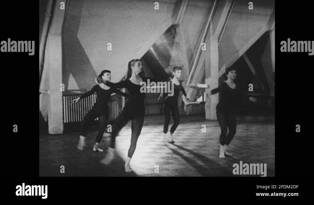 Girls dancing 1950s Stock Videos & Footage - HD and 4K Video Clips - Alamy