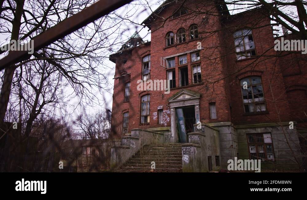 Haunted villa Stock Videos & Footage - HD and 4K Video Clips - Alamy