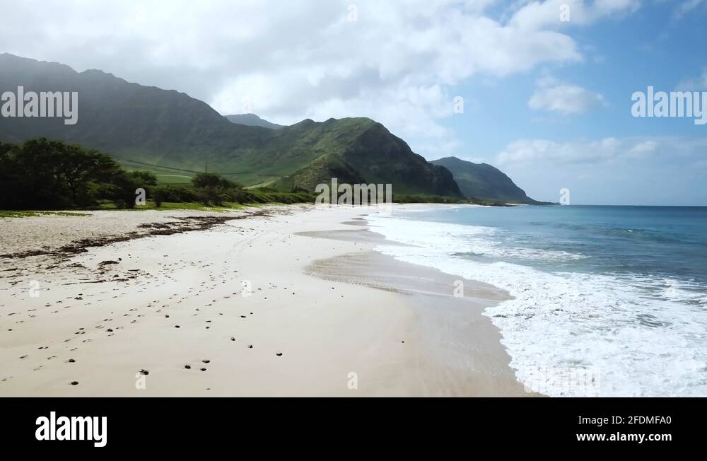 Makua beach oahu Stock Videos & Footage - HD and 4K Video Clips - Alamy