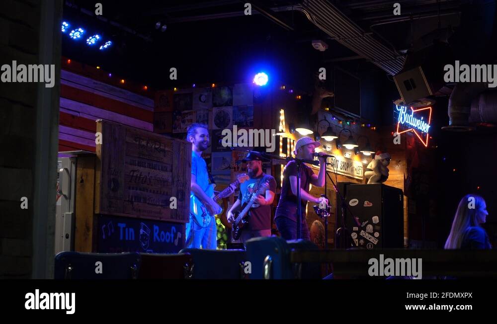 Band stage audience club Stock Videos & Footage - HD and 4K Video Clips ...