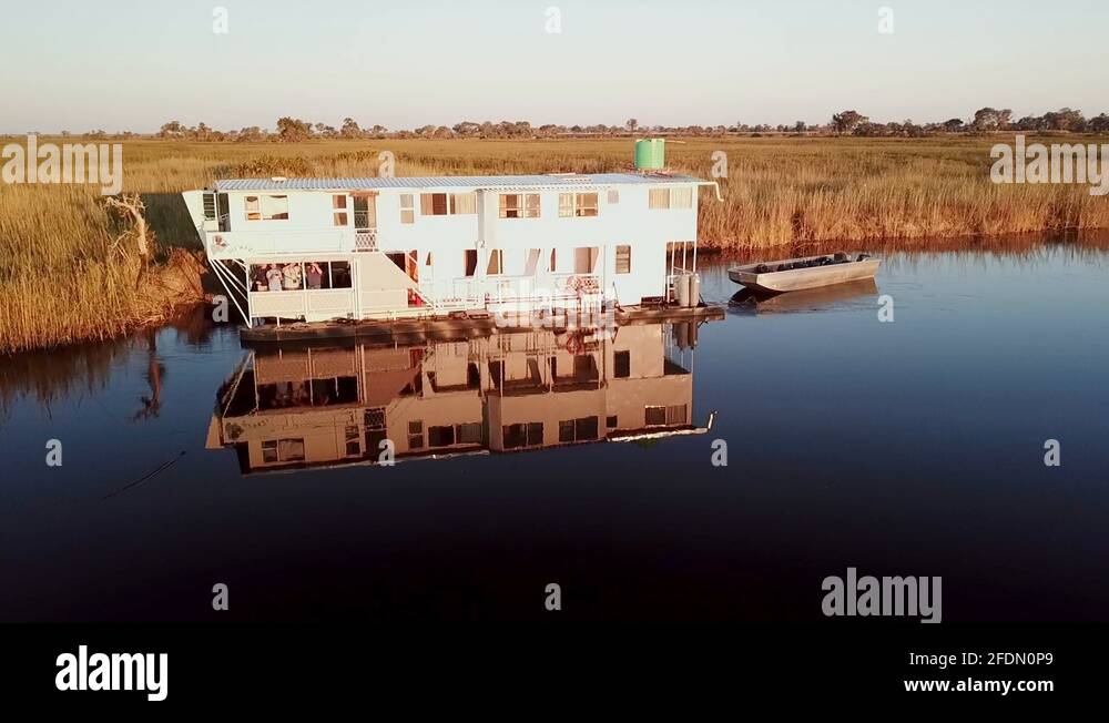The barge house Stock Videos & Footage - HD and 4K Video Clips - Alamy