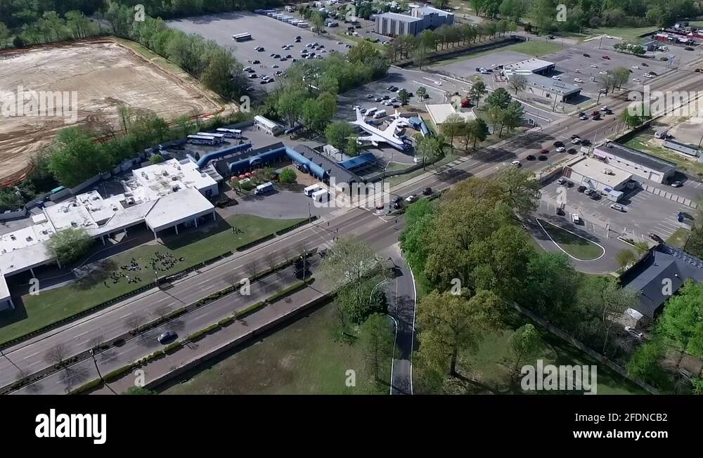 Graceland elvis presley museum in Stock Videos & Footage - HD and 4K ...