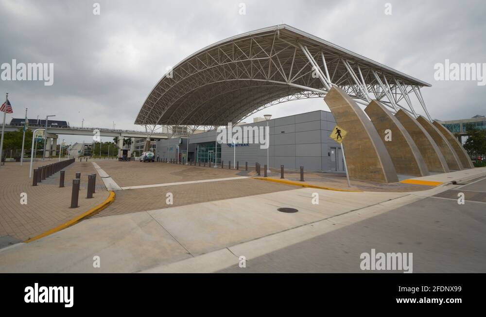 Amtrak platform Stock Videos & Footage - HD and 4K Video Clips - Alamy