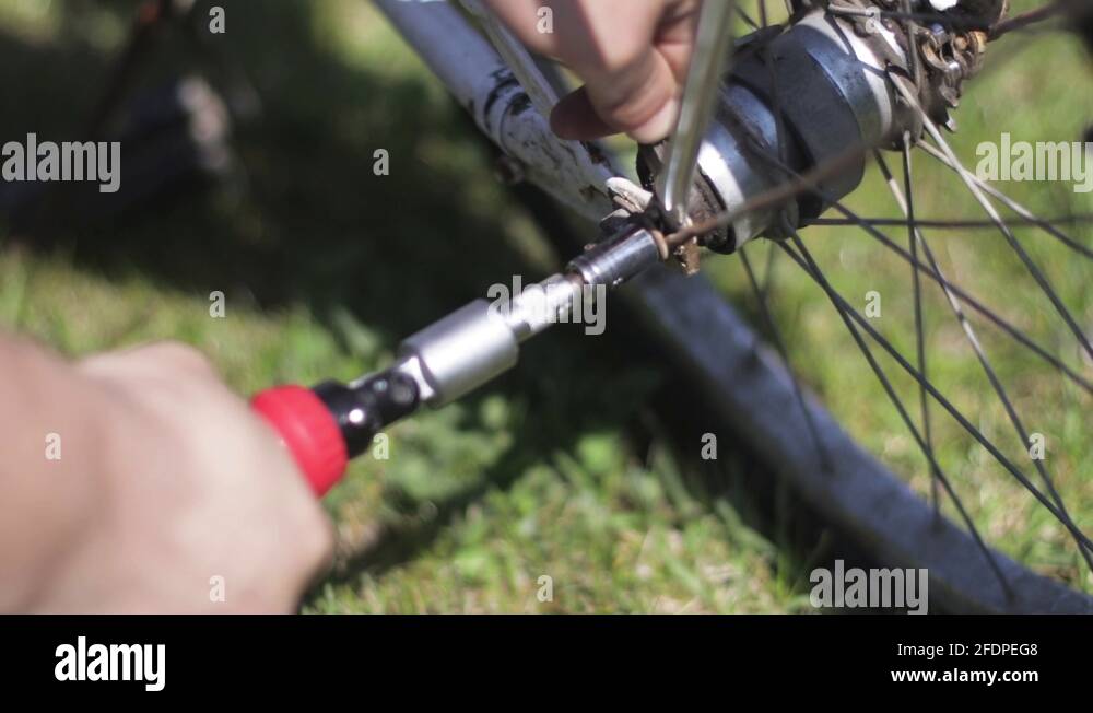 Screw wheel Stock Videos & Footage - HD and 4K Video Clips - Alamy