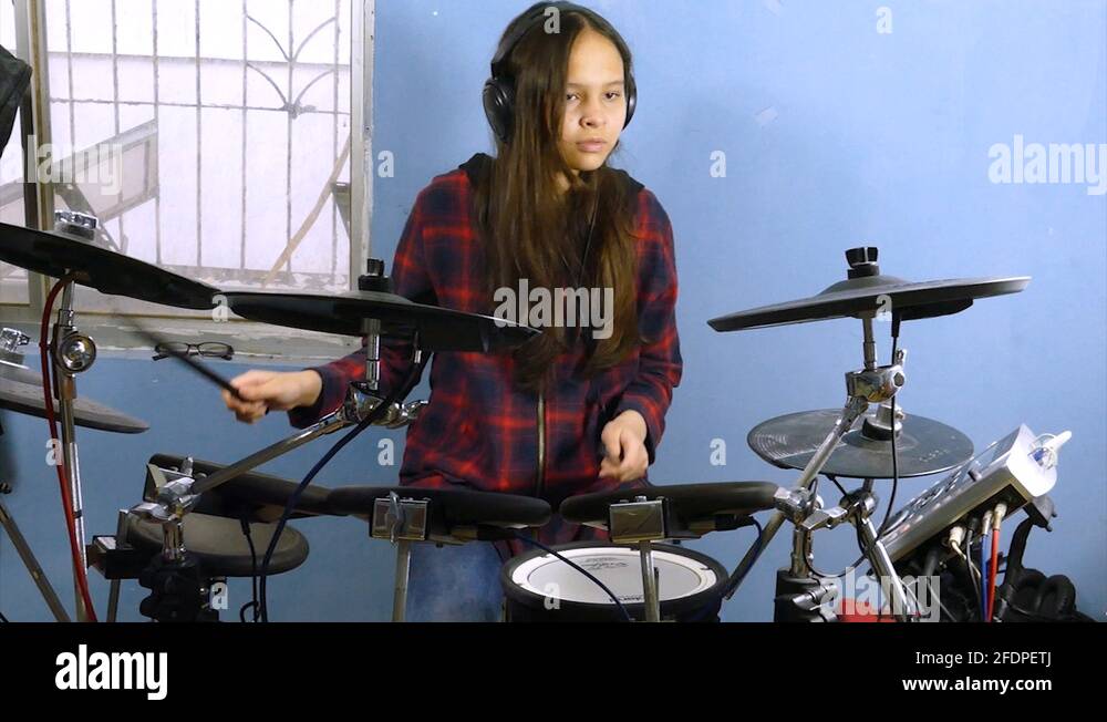 Tween girl playing Stock Videos & Footage - HD and 4K Video Clips - Alamy