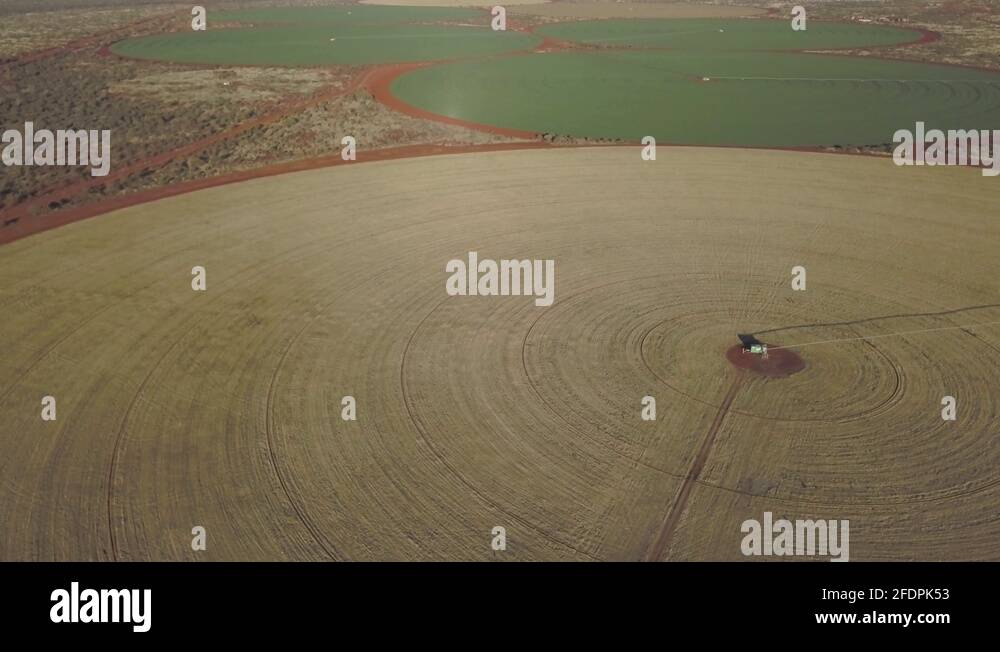 Circular pivot farming Stock Videos & Footage - HD and 4K Video Clips ...