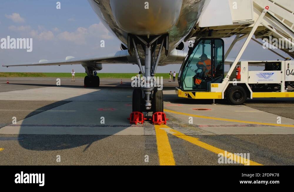 Tupolev tu 134 Stock Videos & Footage - HD and 4K Video Clips - Alamy