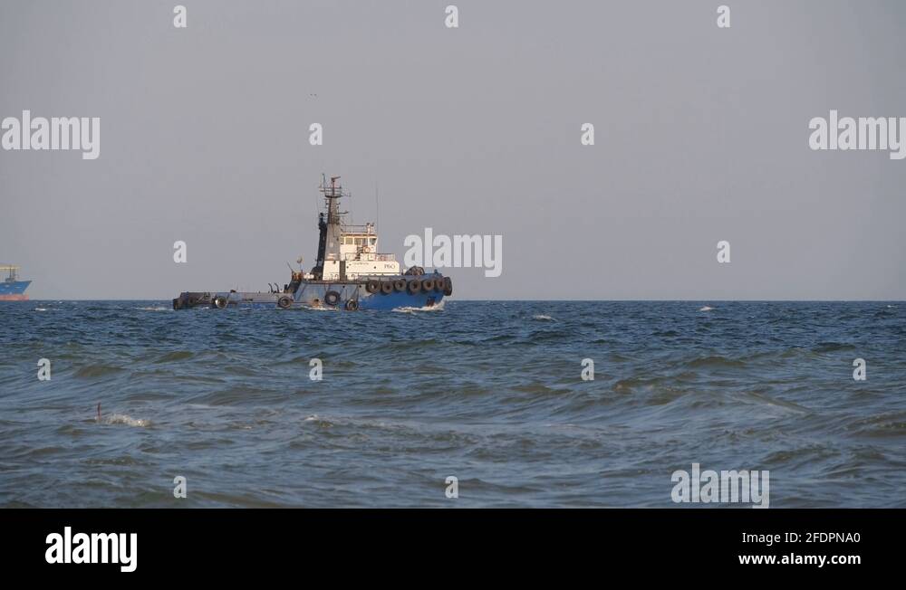 Modern tugboat Stock Videos & Footage - HD and 4K Video Clips - Alamy