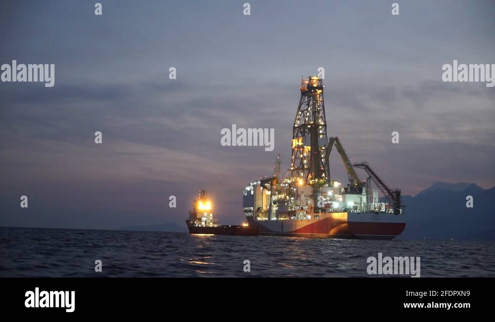 Offshore oil vessel Stock Videos & Footage - HD and 4K Video Clips - Alamy