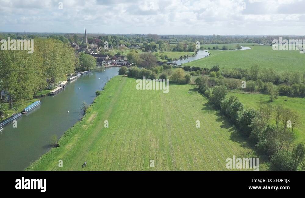 Trees river thames Stock Videos & Footage - HD and 4K Video Clips - Alamy