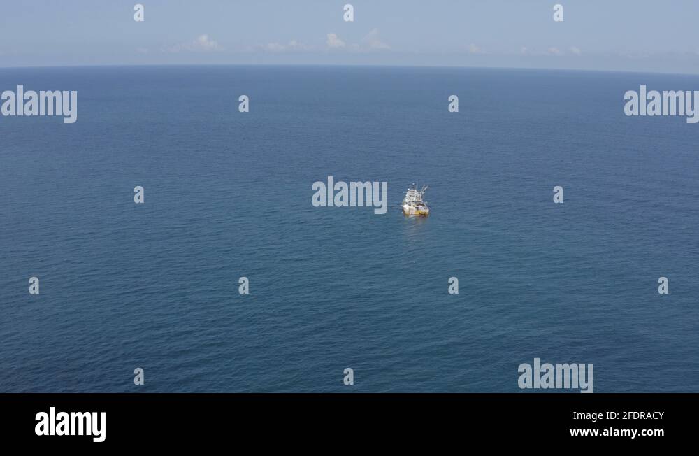 Top down ship Stock Videos & Footage - HD and 4K Video Clips - Alamy
