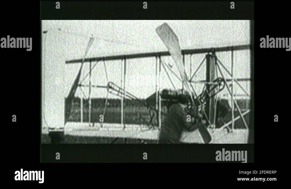 Aircraft man Stock Videos & Footage - HD and 4K Video Clips - Alamy