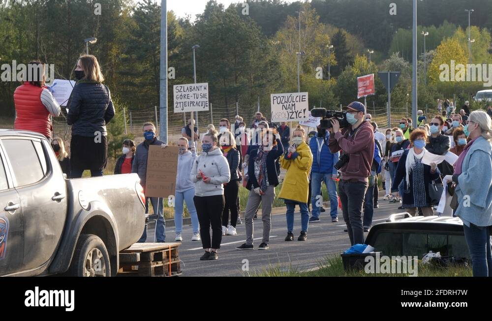 Border workers Stock Videos & Footage - HD and 4K Video Clips - Alamy