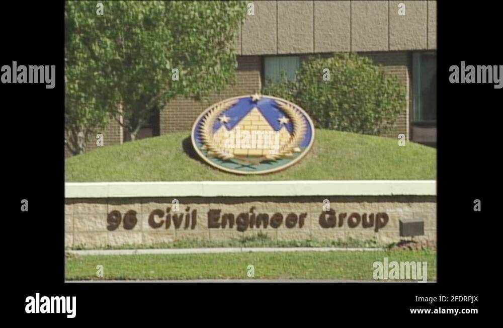 Civil engineer group Stock Videos & Footage - HD and 4K Video Clips - Alamy