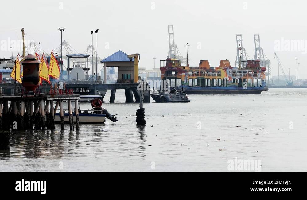 Terminal flow Stock Videos & Footage - HD and 4K Video Clips - Alamy