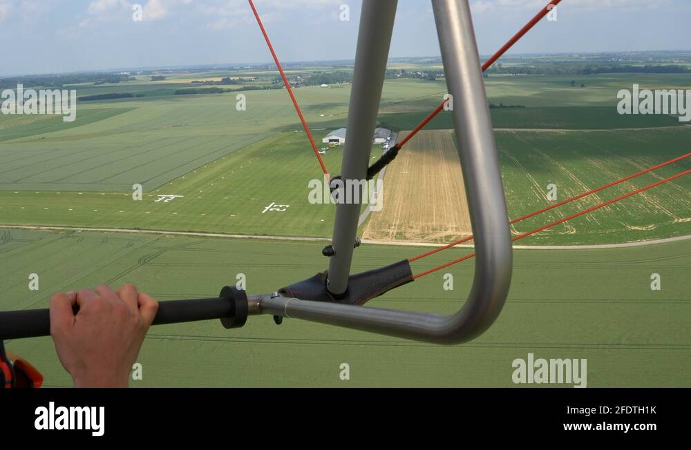 Delta wing airplane Stock Videos & Footage - HD and 4K Video Clips - Alamy