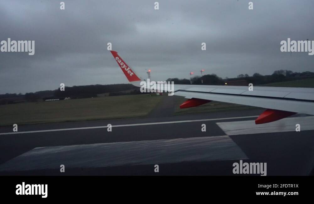 Easyjet flight Stock Videos & Footage - HD and 4K Video Clips - Alamy