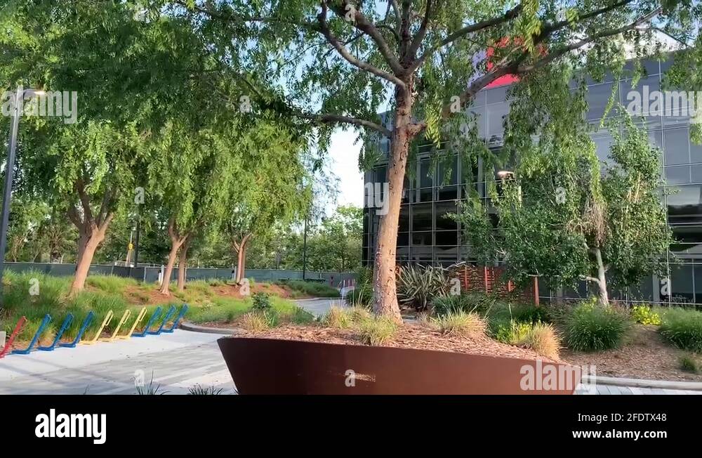 Google headquarters building Stock Videos & Footage - HD and 4K Video ...