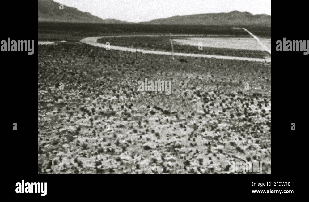 Long desert roads Stock Videos & Footage - HD and 4K Video Clips - Alamy