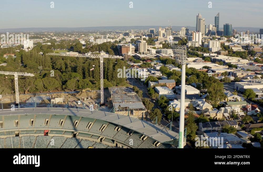Perth skyscraper construction building Stock Videos & Footage - HD and ...