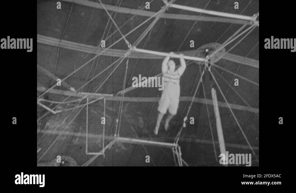 Trapeze clown Stock Videos & Footage - HD and 4K Video Clips - Alamy