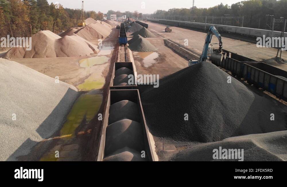 Rail Wagon Unloading Stock Videos And Footage Hd And 4k Video Clips Alamy