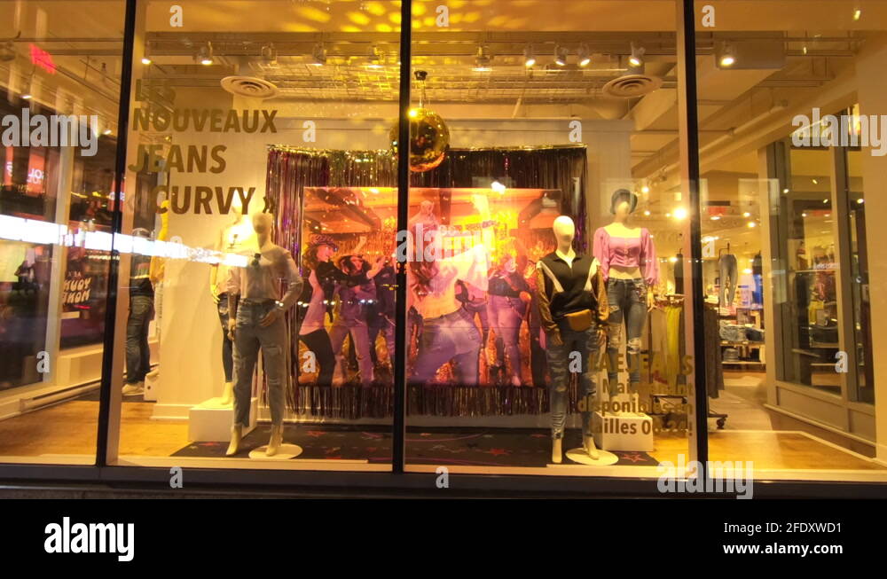 Vitrine gallery Stock Videos & Footage - HD and 4K Video Clips - Alamy