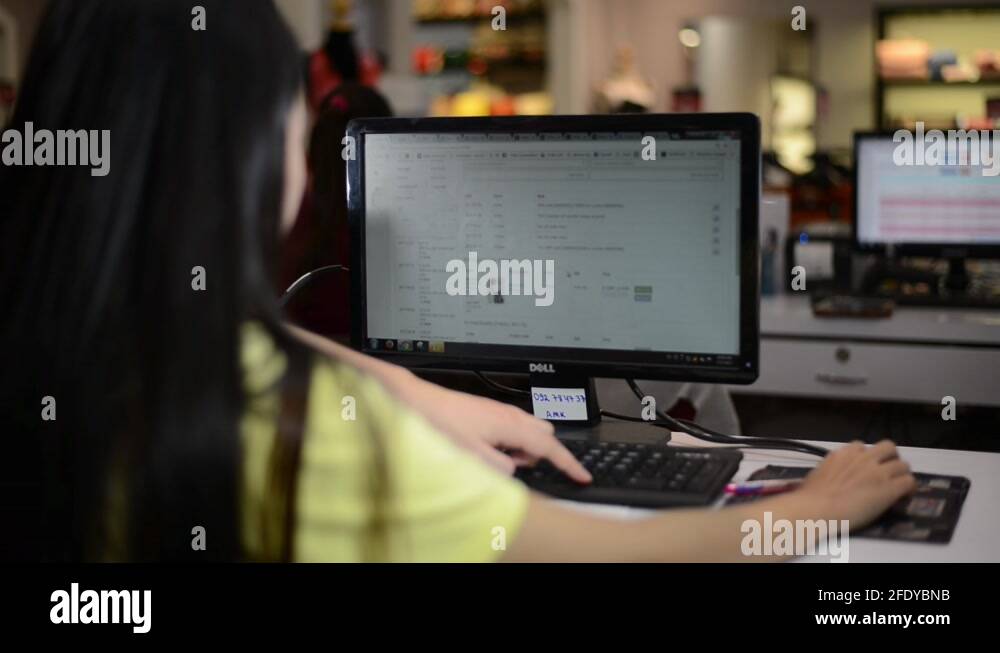 Scrolling website Stock Videos & Footage - HD and 4K Video Clips - Alamy